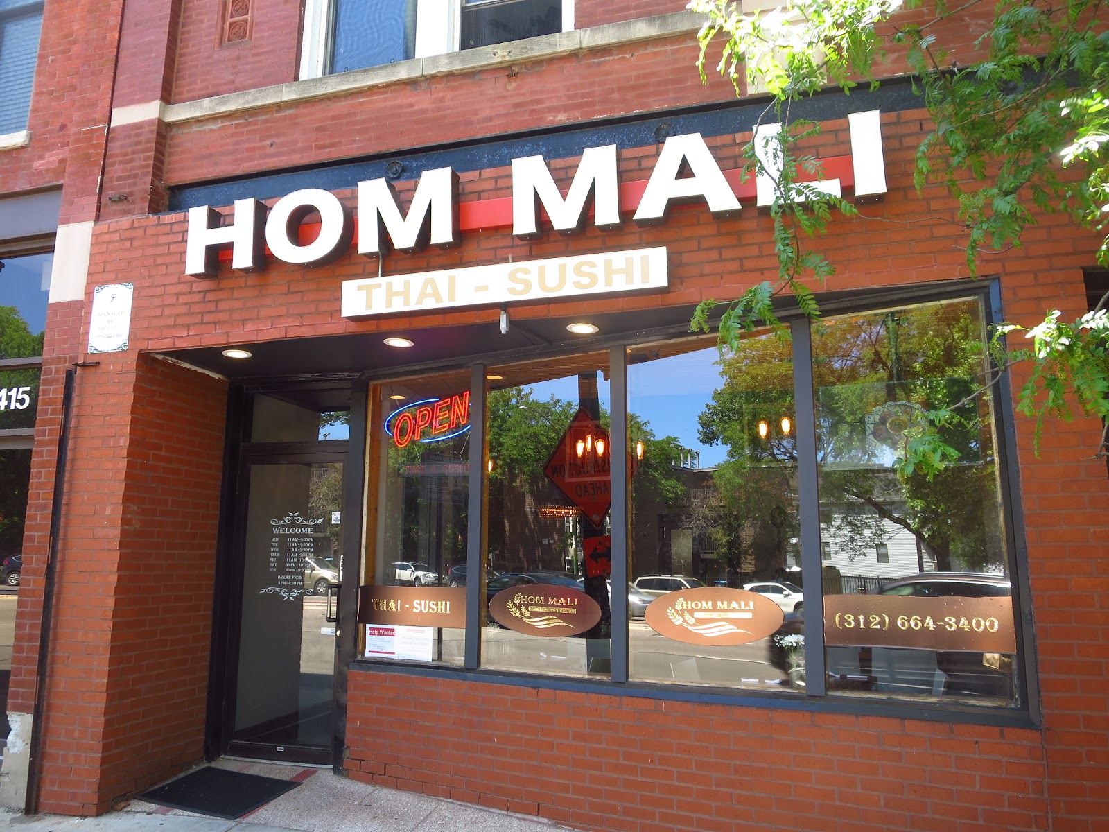 Smokin' Chokin' and Chowing with the King: Hom Mali Thai