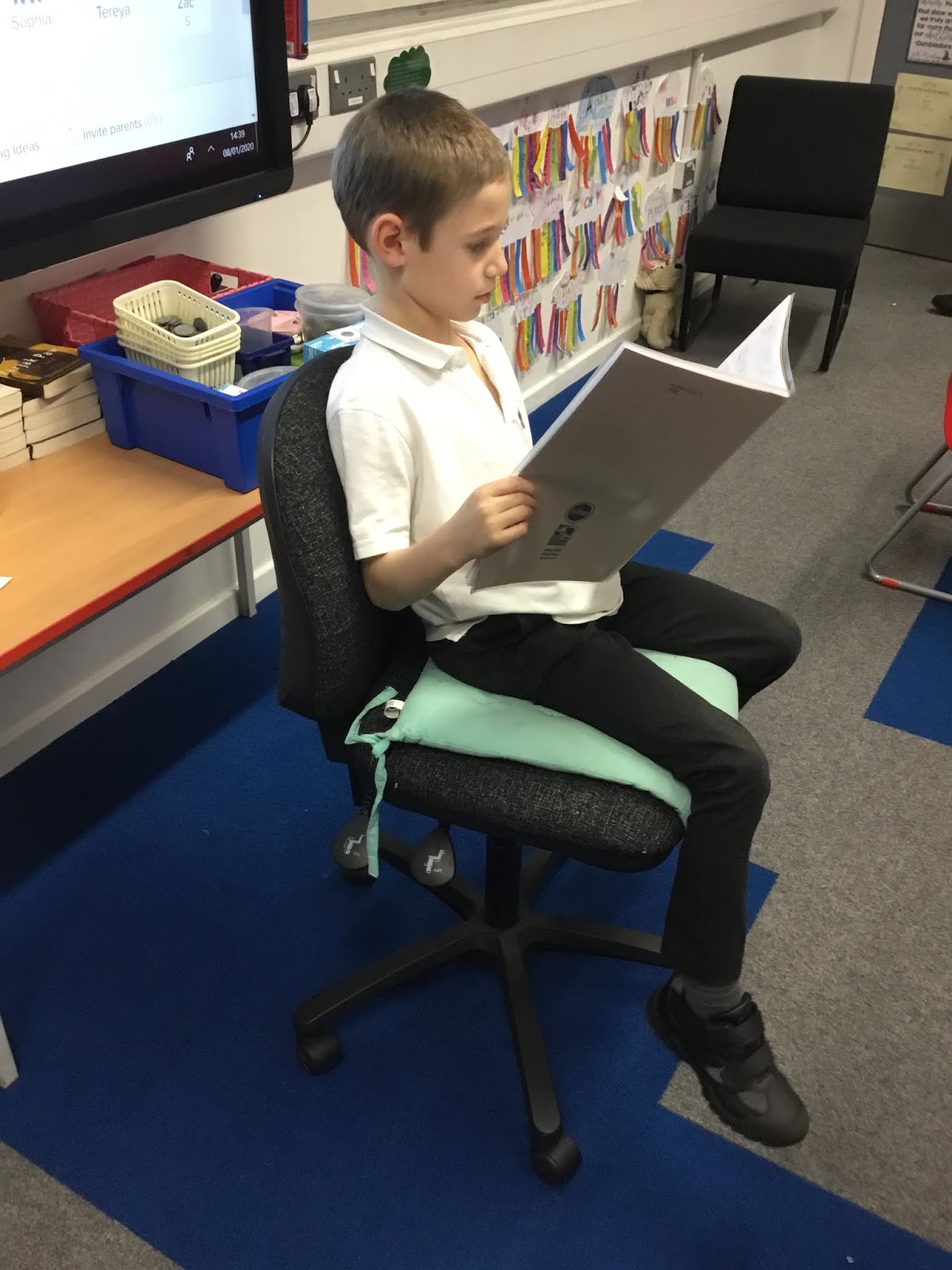 Suttons Primary School: 3JI Newsround Reporters