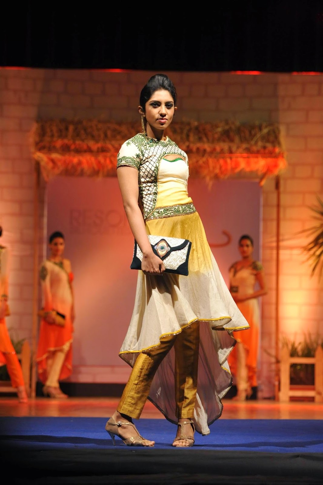 LG moviee: Models Ramp Walk @ Silhouettes 2014 Fashion Show