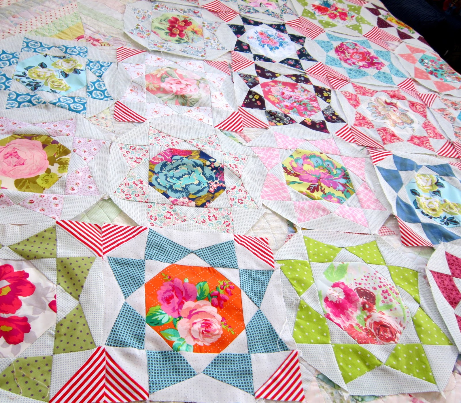 Kokaquilts: whimsy quilt {update}