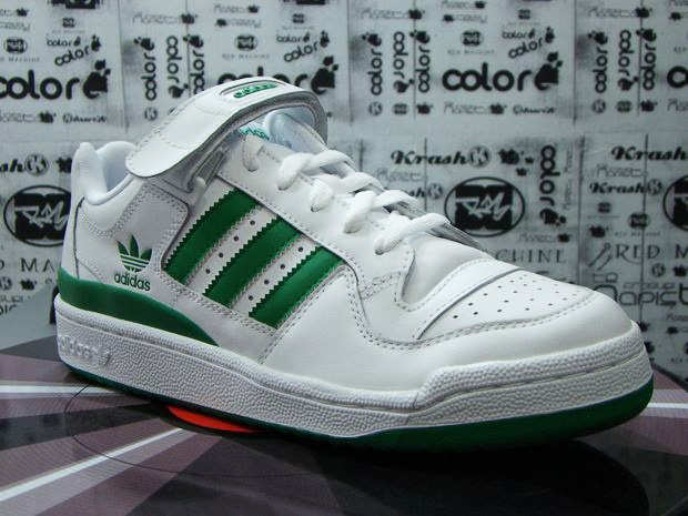 Deck: Modelos novos de Adidas Originals.