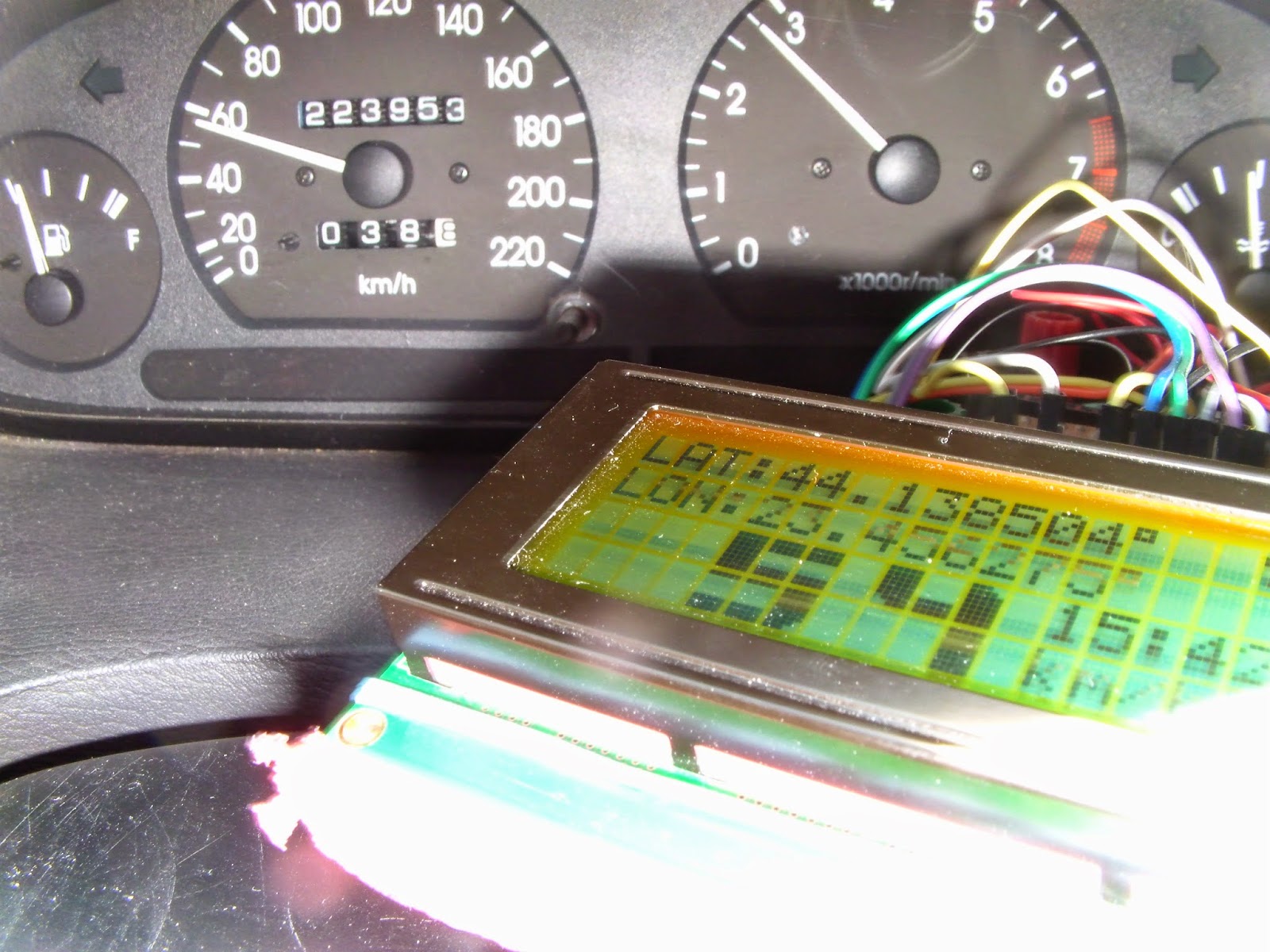 Arduino tehNiq: Old GPS receiver and Arduino = speedometer
