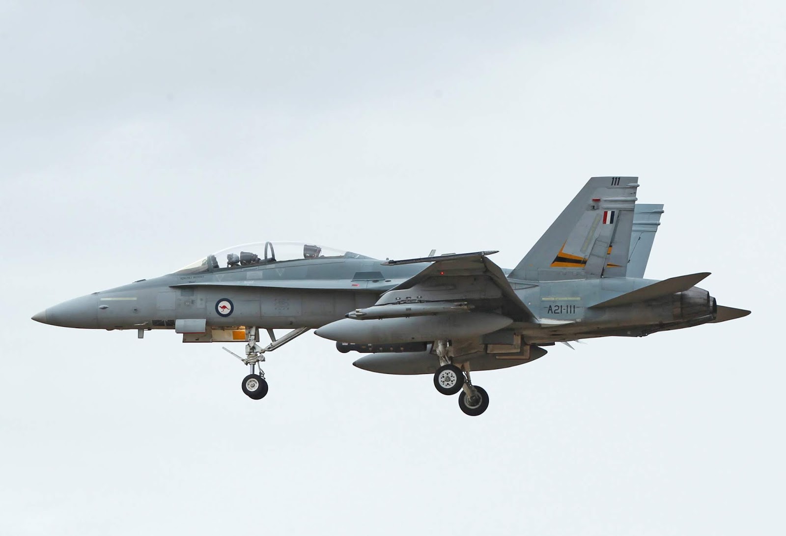 Perth Airport Spotter's Blog: RAAF Base Pearce welcomes nine FA/18 ...