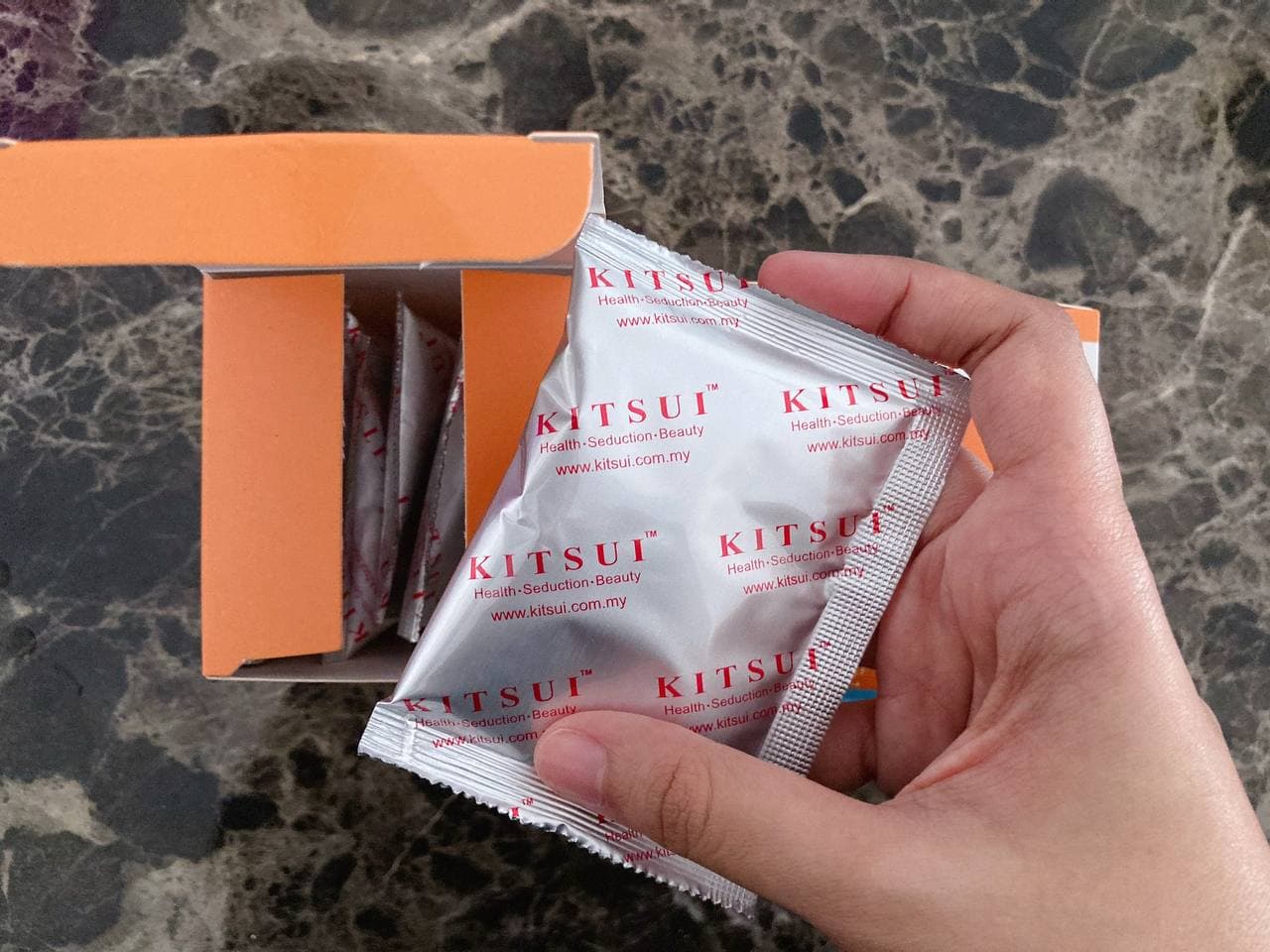 Kitsui Vitamin C Shine Product Review! - Mellya Crayola