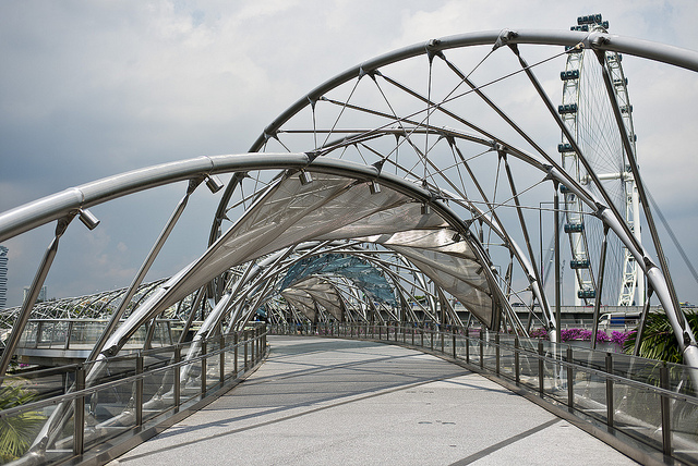 Singapore’s Incredibly Light Helix Bridge | The Life in The World