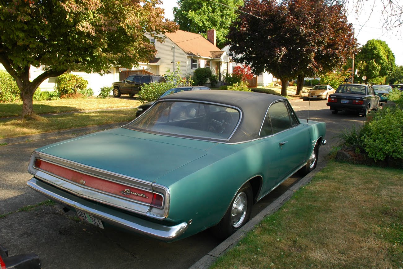 OLD PARKED CARS.: 1968 Plymouth Barracuda Notchback.
