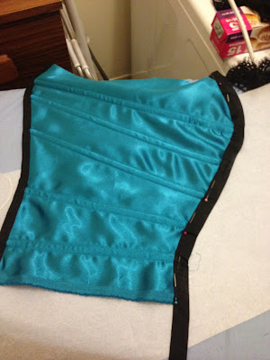 pearls. lace. & barb wire.: DIY Home-made corset/bustier
