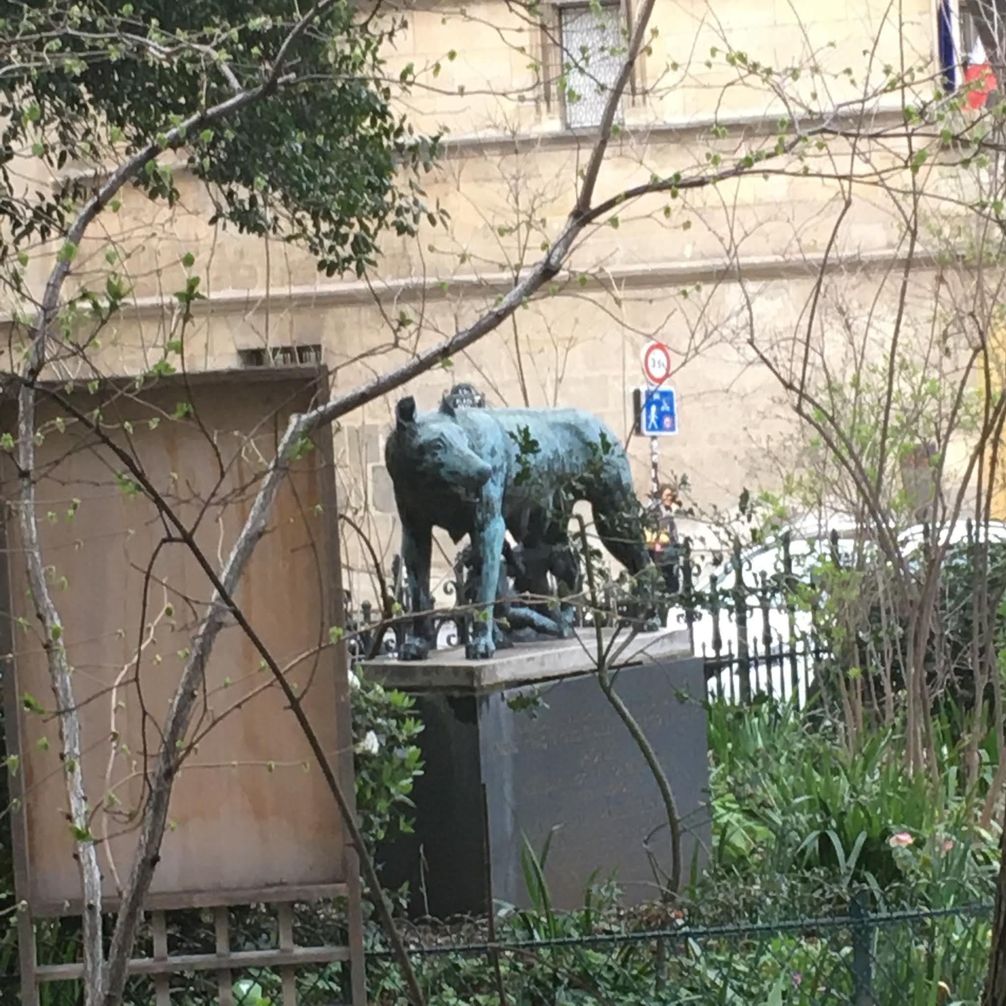 Rerum Romanarum: Statua della Lupa Capitolina per il gemellaggio tra ...