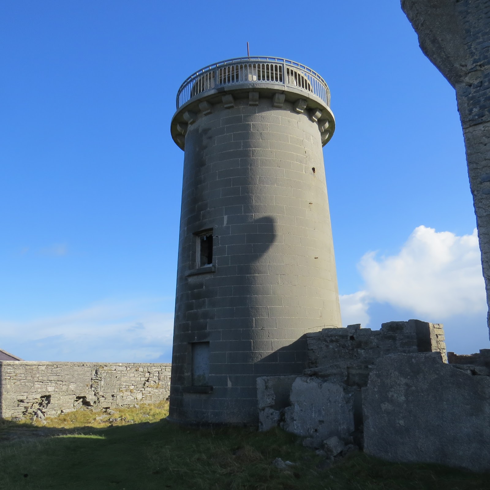 Pete's Irish Lighthouses: Inis Mor (Dun Oghil) Light