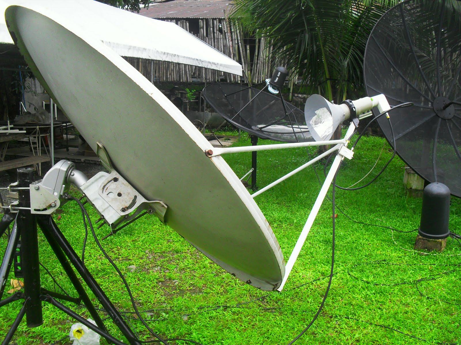 boyet05: DISH ROTATOR WITH DIY C/KU LNB