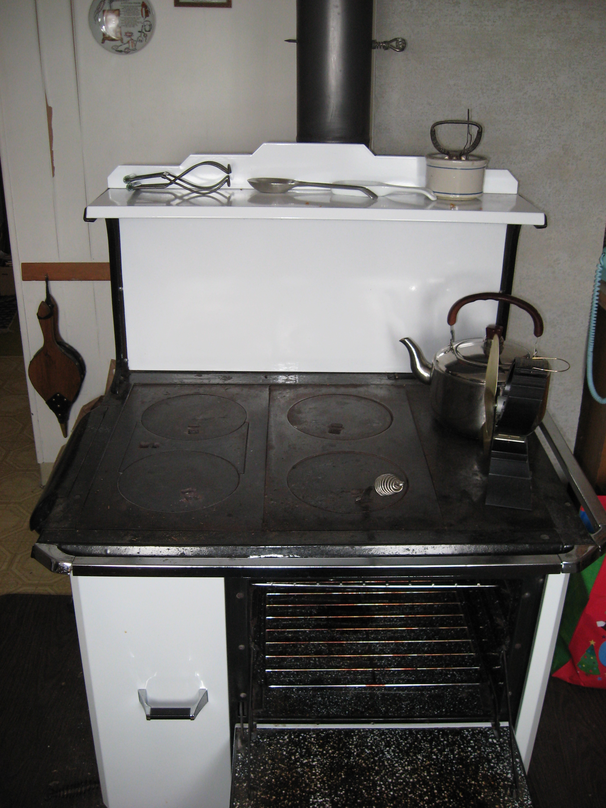 Wood Cookstove Cooking: Economizing with Your Wood Cookstove