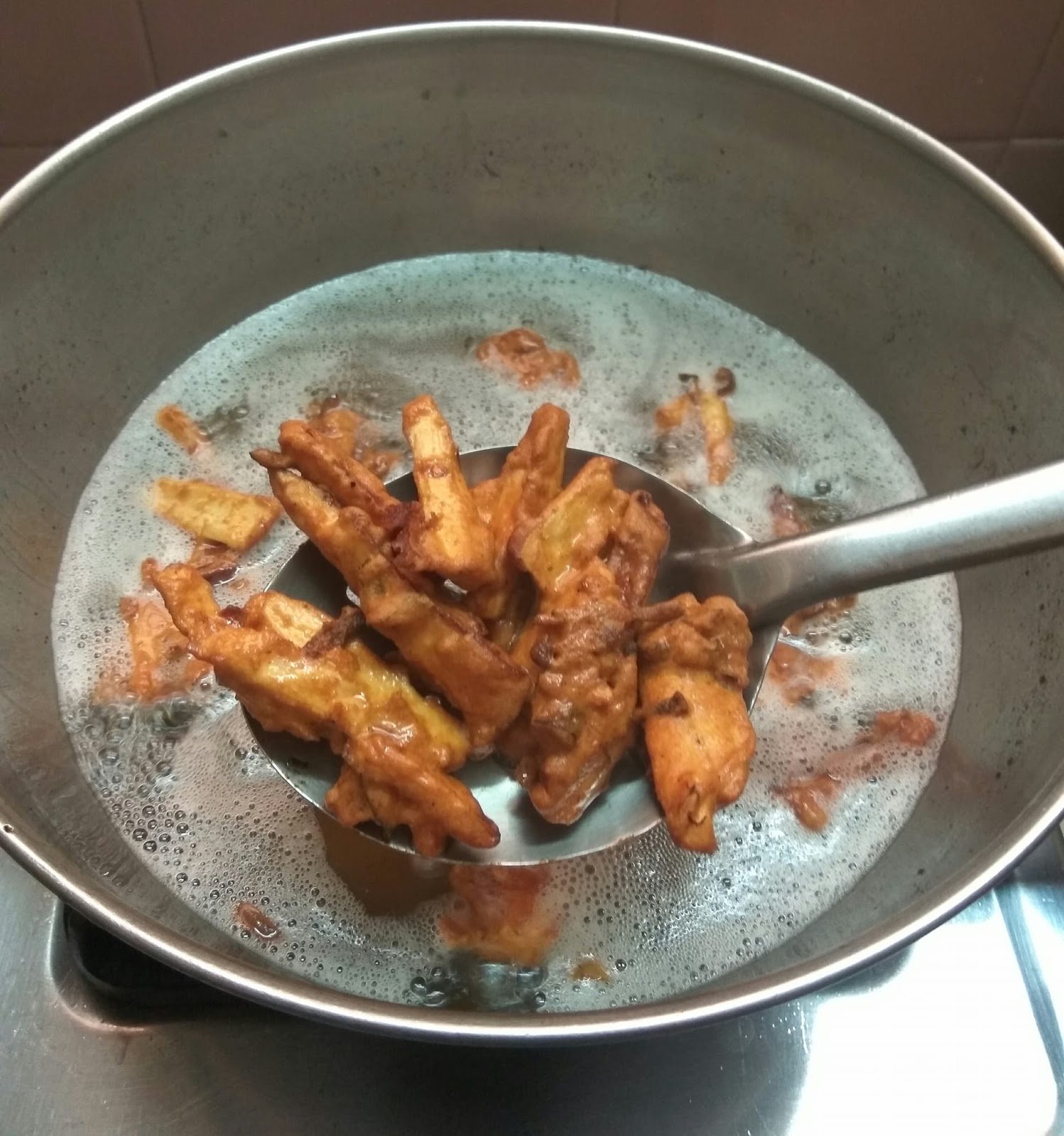 Cooking With Geetha: Kozhikal (Tapioca Finger Fritters)