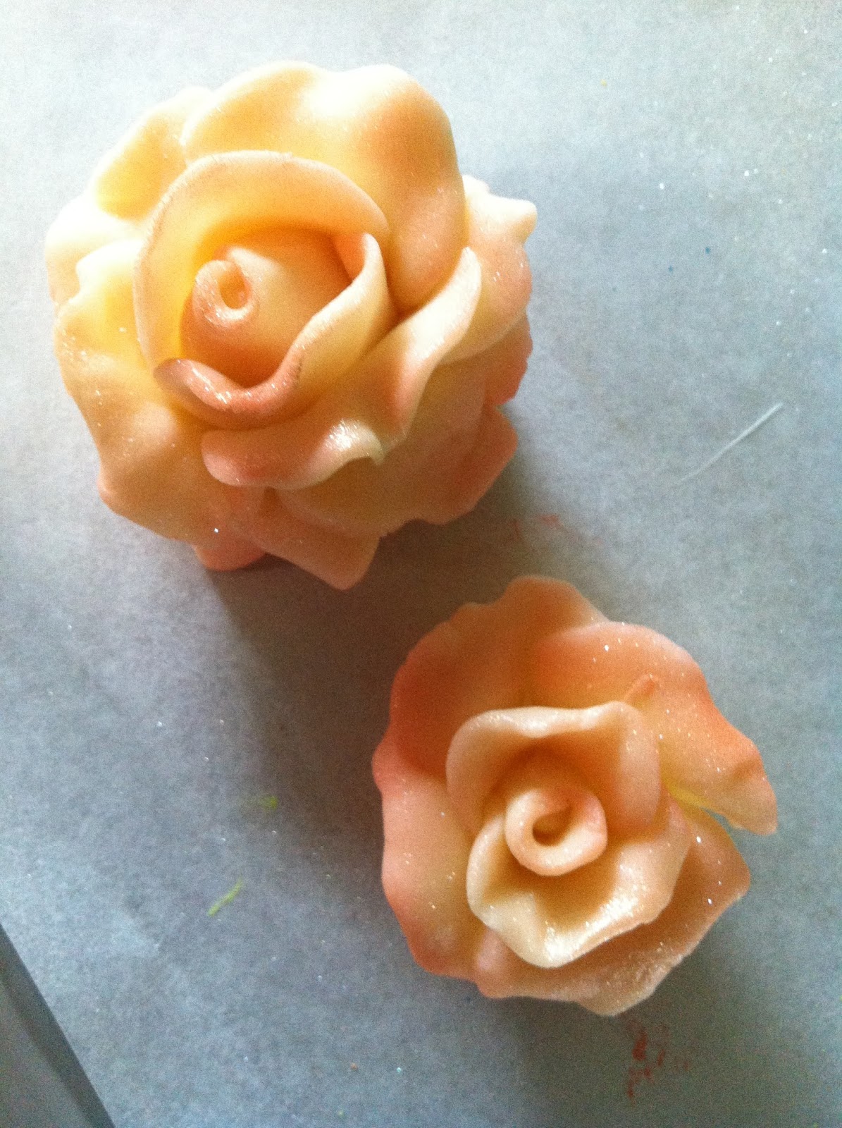 Cake Concepts by Cathy: Experimenting with modeling chocolate...