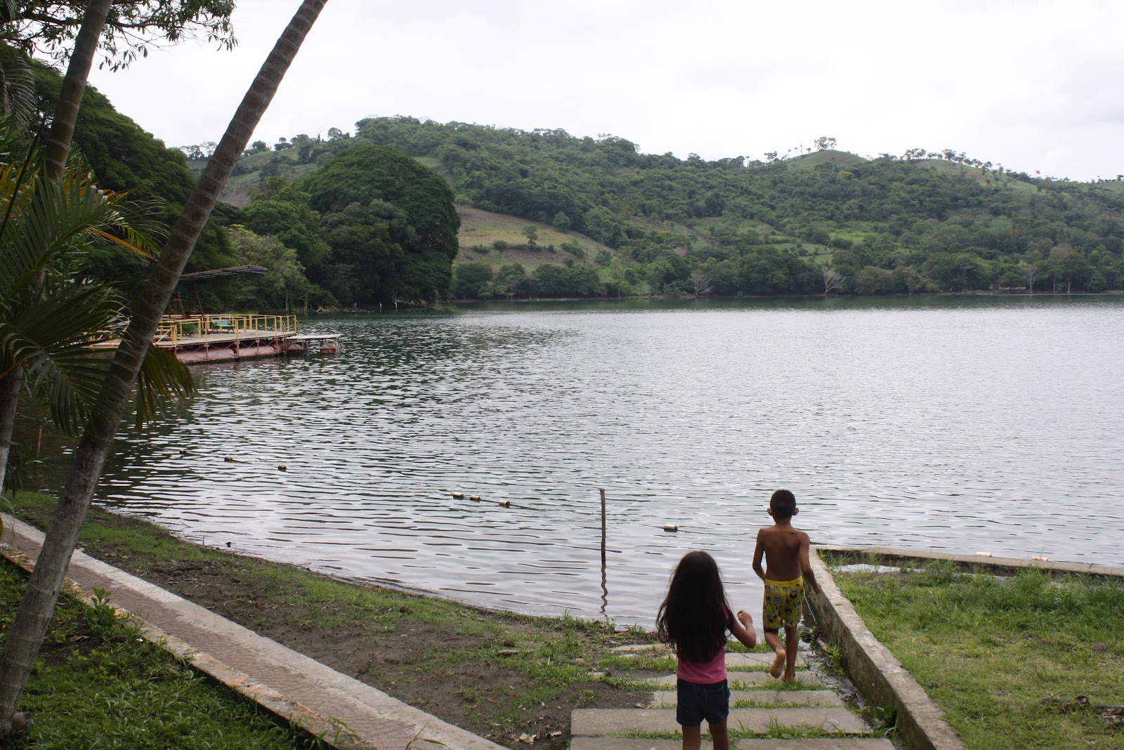 Parque acuático de La laguna de Apastepeque - San Vicente | LLEGANDO A ...