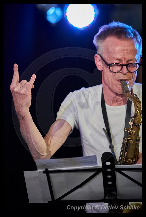 The EyeCatcher Blog: MENGEL- und andere BERGE - Jazzkeller 69 im AUFSTURZ