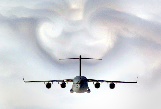 What is wake turbulence? - Aircraft Nerds