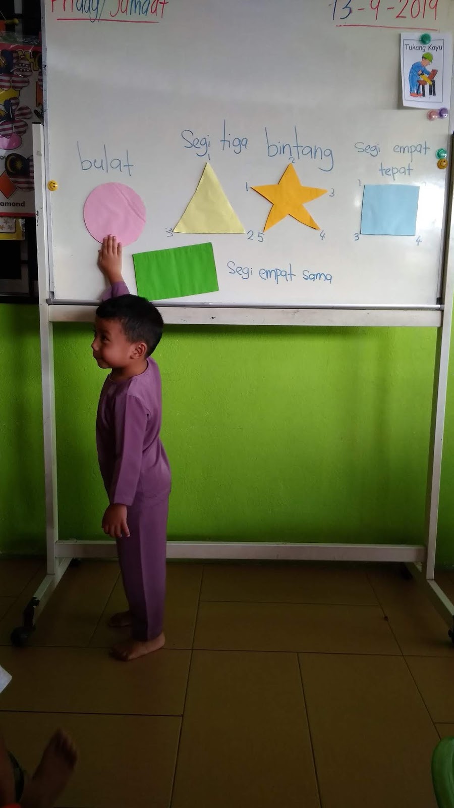 Taska Ummi Ida: Aktiviti 4 Tahun : Aktiviti Mengenal Bentuk