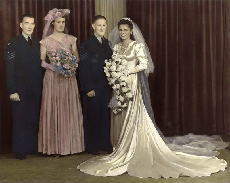 Wartime Marriage: Lovely Photos of WWII Soldiers With Their Brides ...