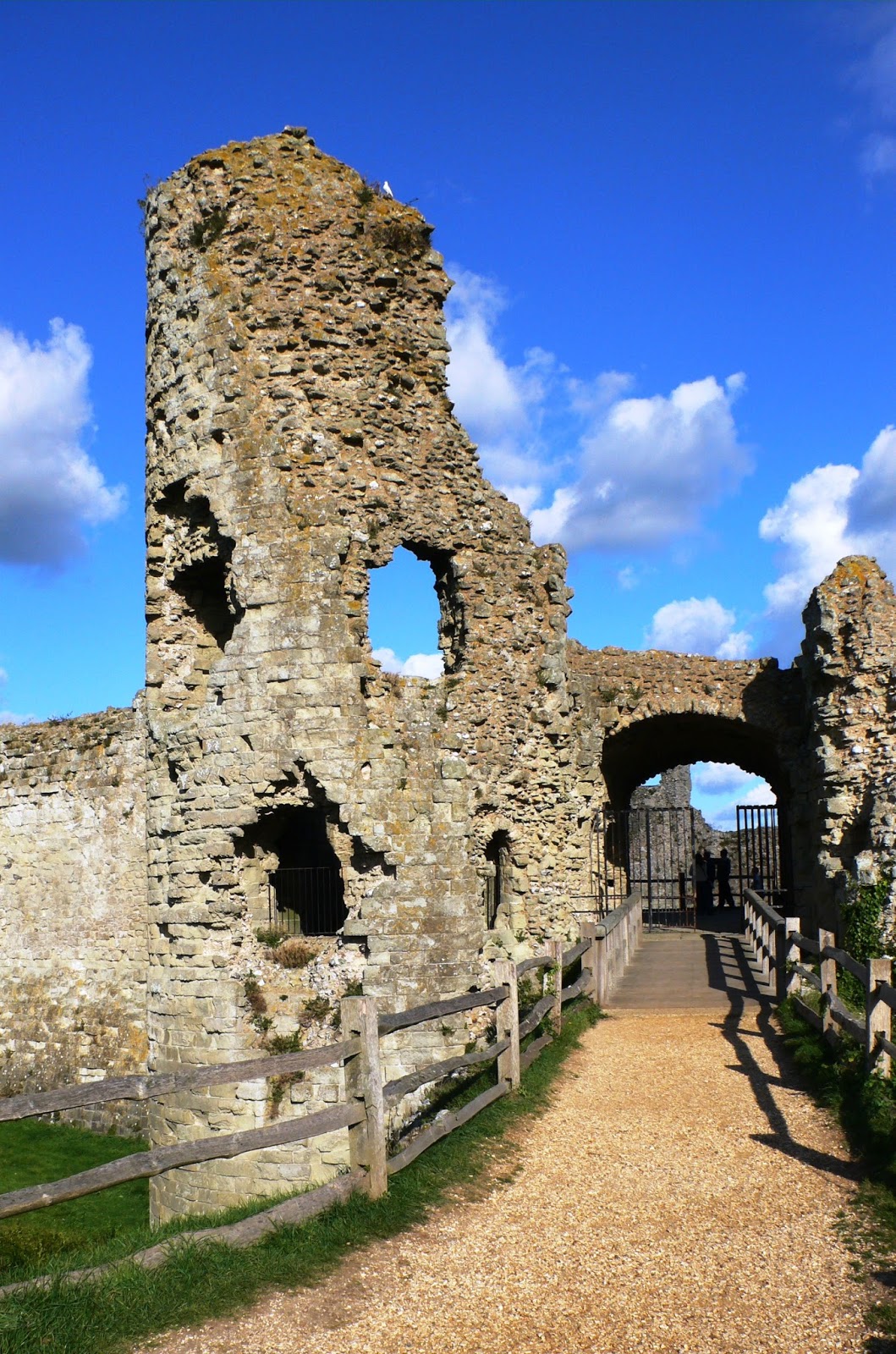 UK Castle Challenge: Pevensey Castle: East Sussex, England