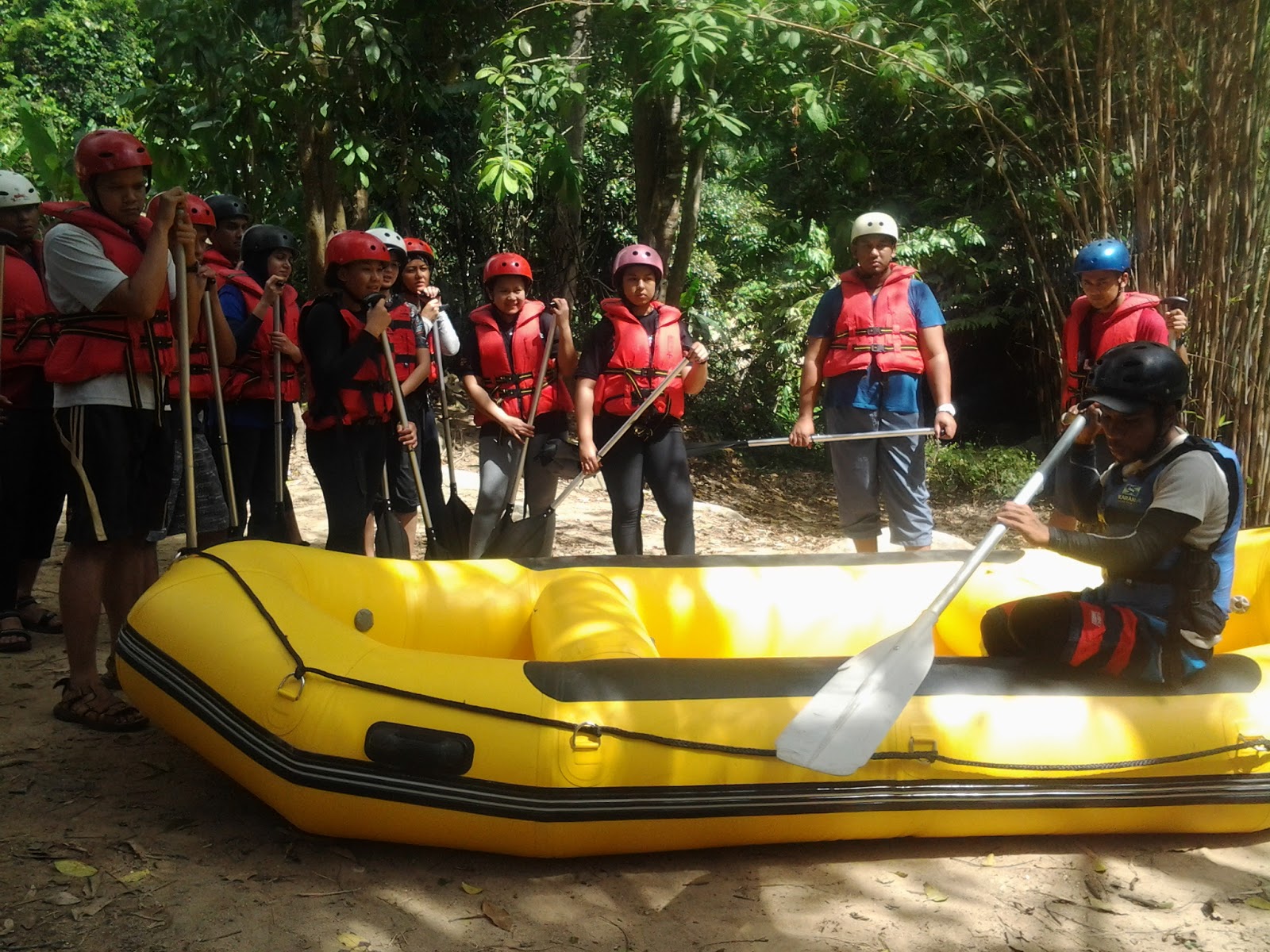 PROJEK OUTDOOR: WHITE WATER RAFTING ULU SLIM, SLIM RIVER,PERAK