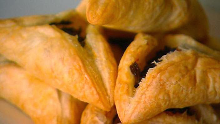 Spinach and feta fatayer recipe | LEBANESE RECIPES