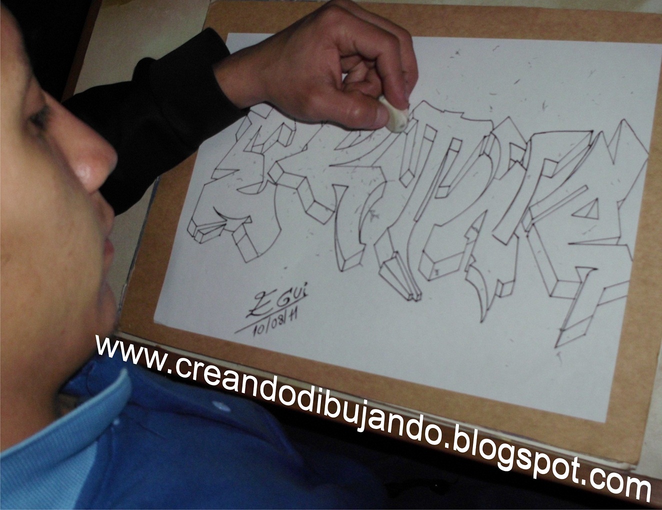 CREANDO & DIBUJANDO: NOMBRE EN LETRA INICIAL GRAFFITI: EKTWR - HECTOR