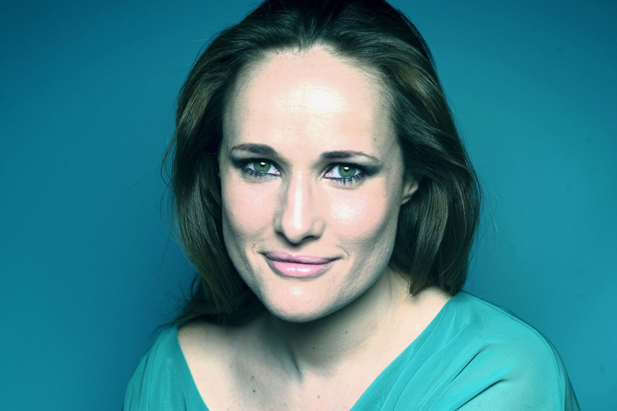 Lauro António Apresenta...: LISTEN, de ANA ROCHA