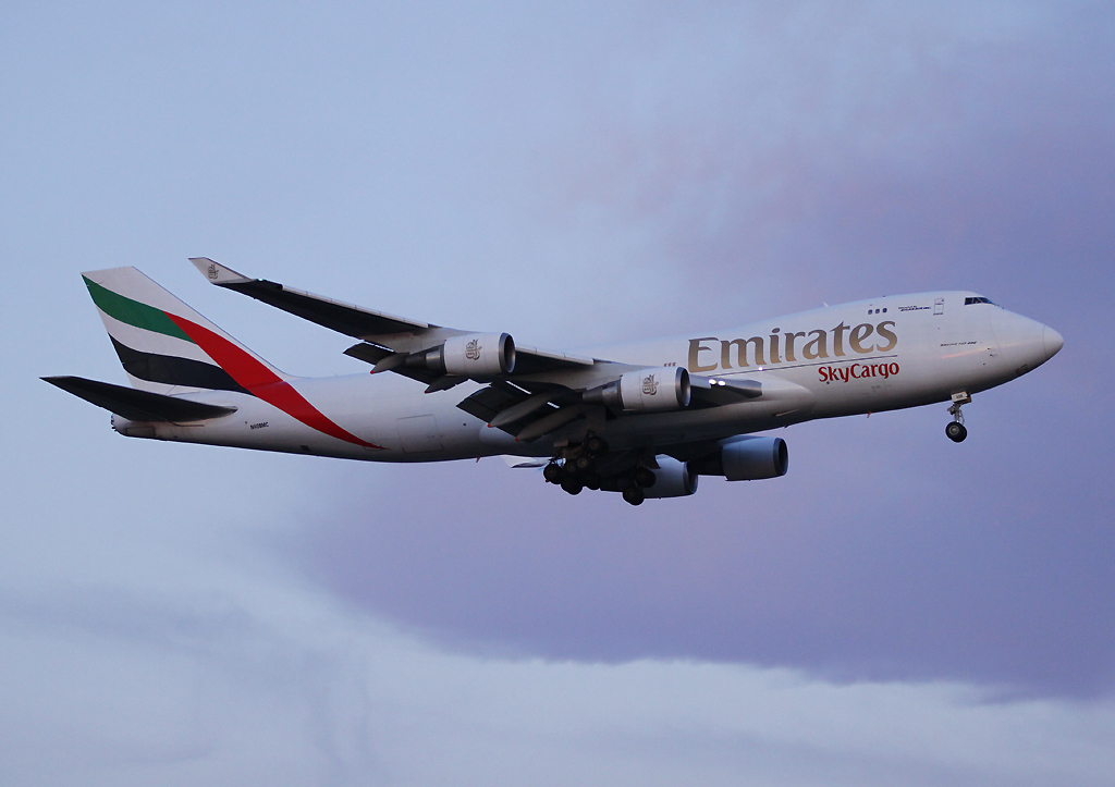 Perth Airport Spotter's Blog: Atlas Air B744F NZ Military Cargo Flight