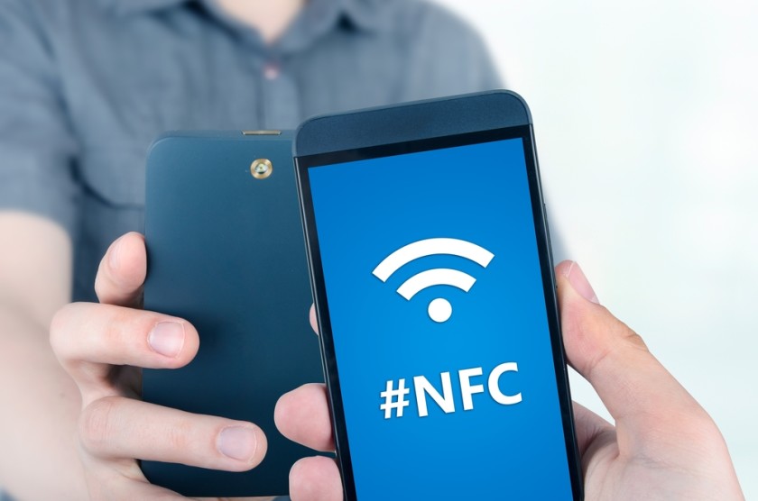 Daftar Smartphone (HP) support NFC yang bisa digunakan untuk mengisi ...