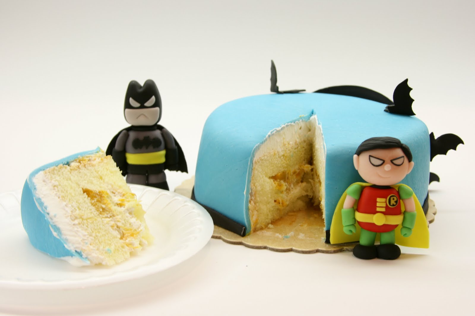 Beautiful Kitchen: Batman and Robin Cake