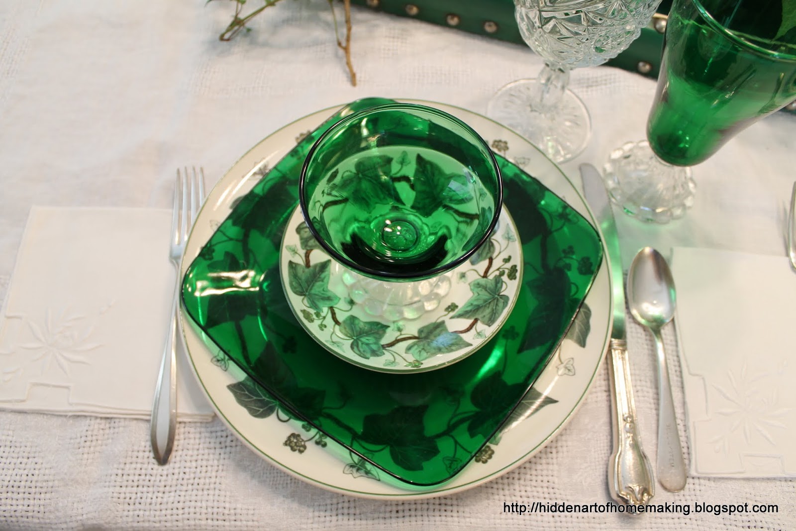 hidden art of homemaking: A Lovely Green Table