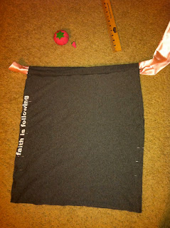 Just down the Hall: T-shirt refashion tutorial