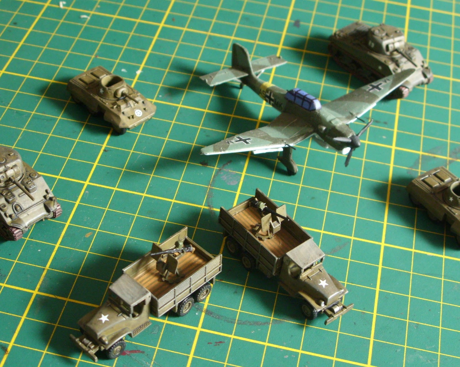 WORLD WAR 2 MODELZONE: Revell 1:144 WW2 US Army Vehicles