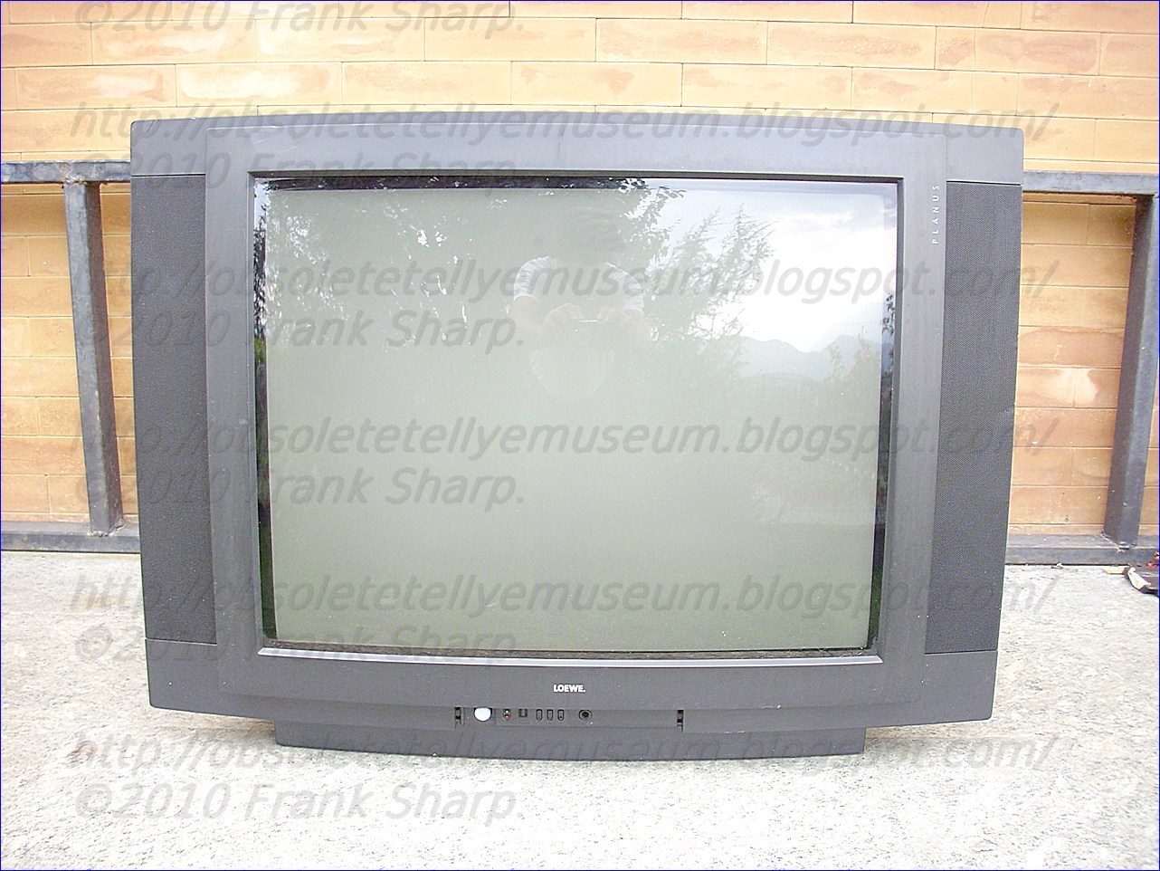 Obsolete Technology Tellye !: LOEWE PLANUS 4272 E3001 SUPER FLATLINE ...