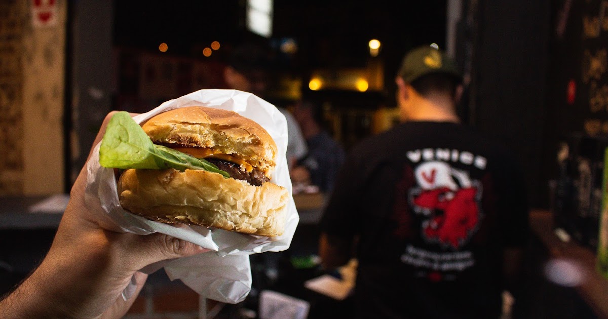 Venice completa 1 ano na Trajano Reis em Curitiba com shows, chope ...