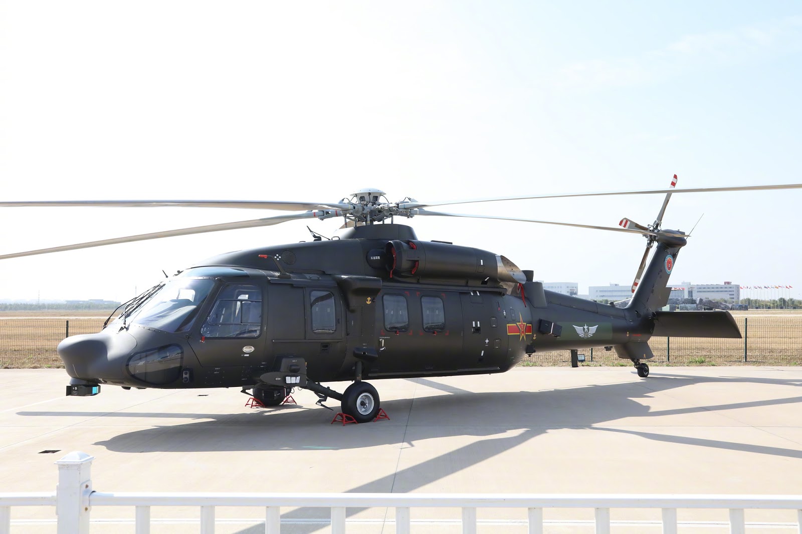 AAG_th บันทึกประจำวัน: เฮลิคอปเตอร์ใช้งานทั่วไป Z-20 จีนใช้ระบบควบคุมการบิน fly-by-wire