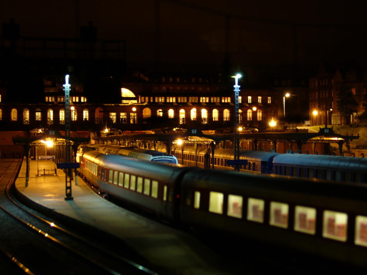 French Model Railway: Diorama of a French city station