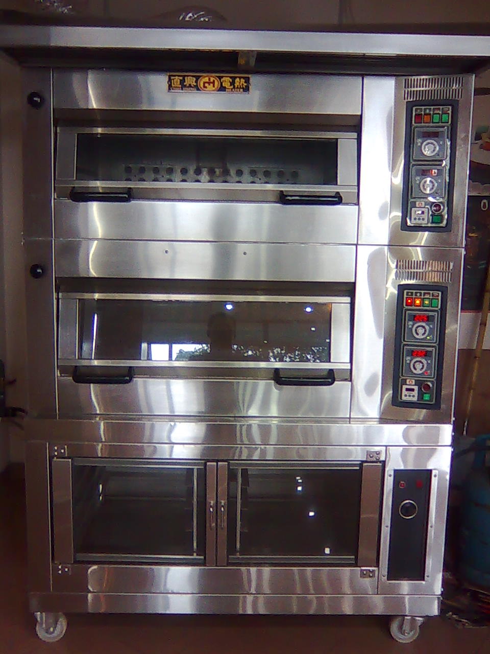 Prepared mesin roti untuk baking demo yg diselenggaran di hotel ...