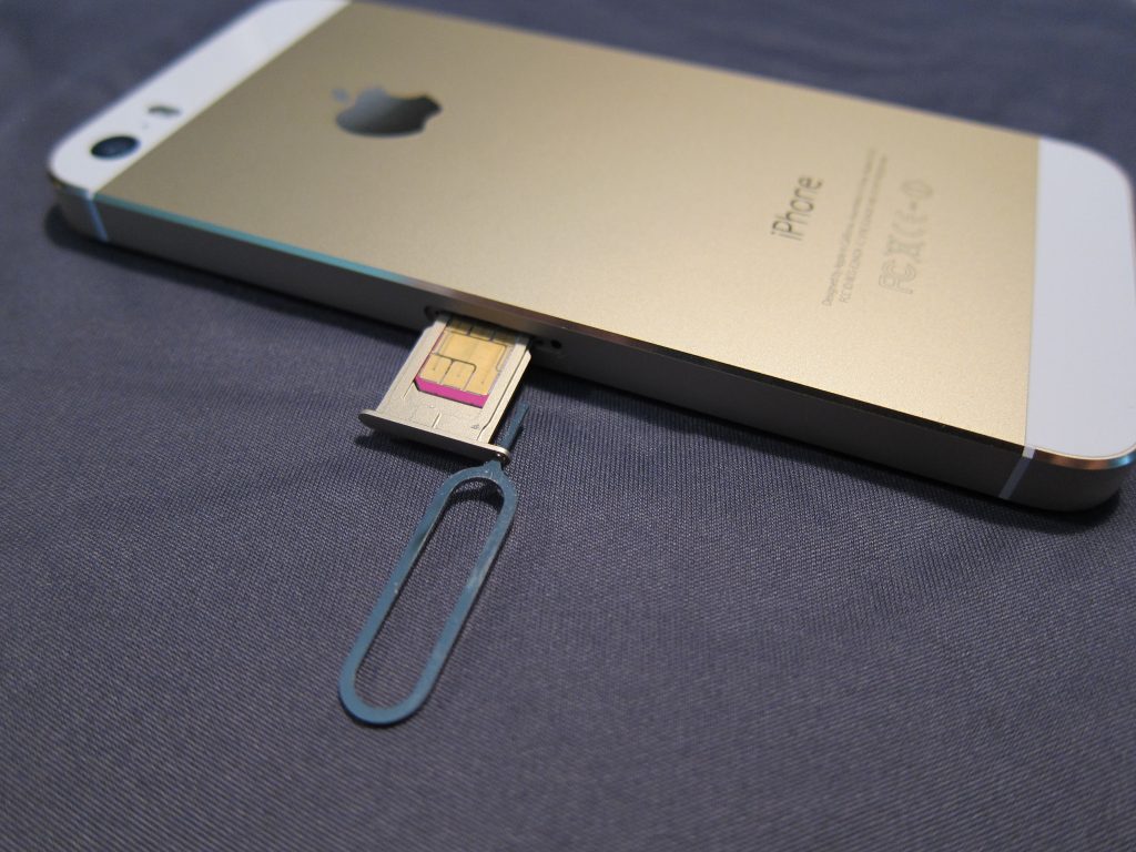 How To Remove SIM Card From The IPhone Easy Way how-to-remove-sim-card-from-the-iphone-easy-way