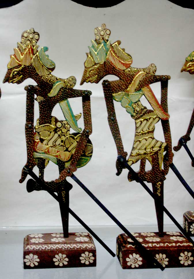 Woody Wood: Wayang Kayu