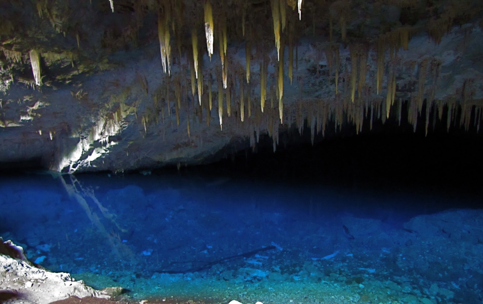 Value Earth Photos: Gruta do Lago Azul