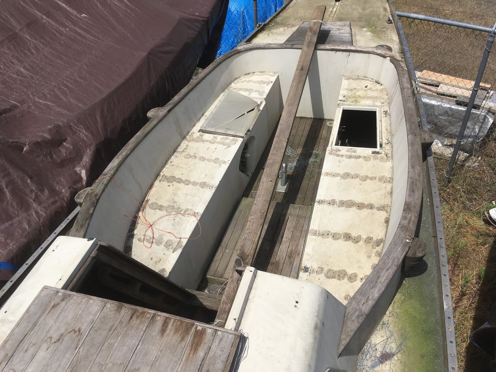 32' Ericson Scorpion Restoration: July 2016