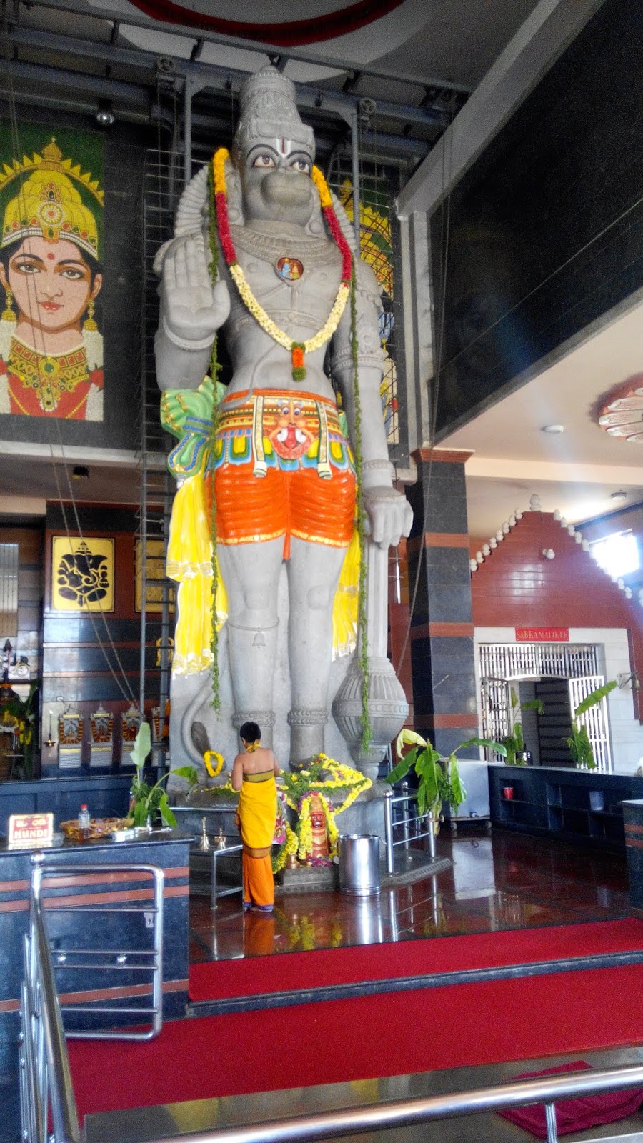 Single rock Hanuman statue, Adakamaranahalli