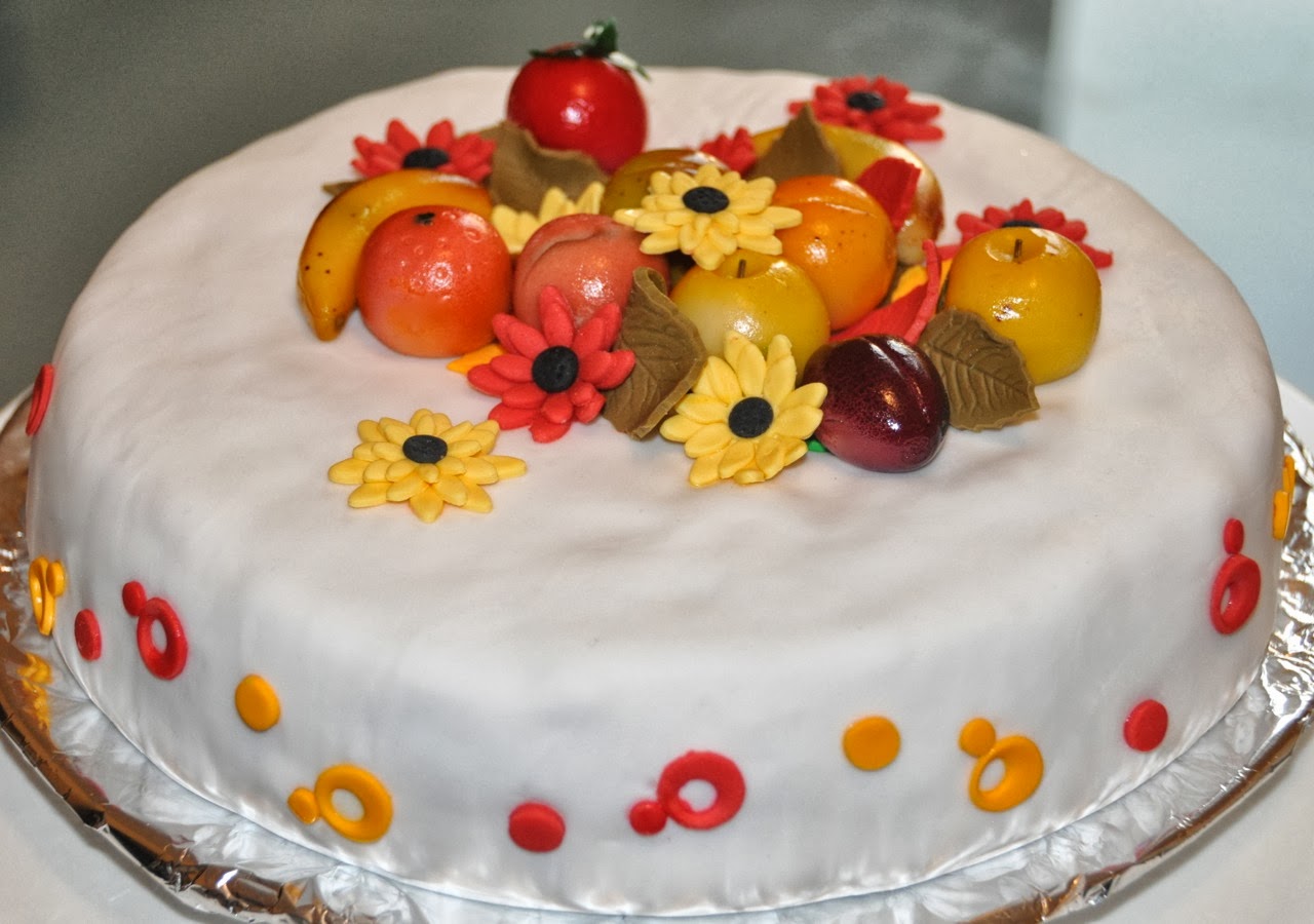 Fantaisies Sucrées: Gâteau en pâte à sucre thème Automne (autumn cake)