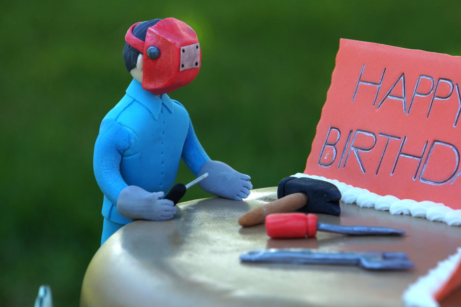 Sweet Bean & Spicy Bean 豆豆的家园: Happy Birthday John - Welding Cake