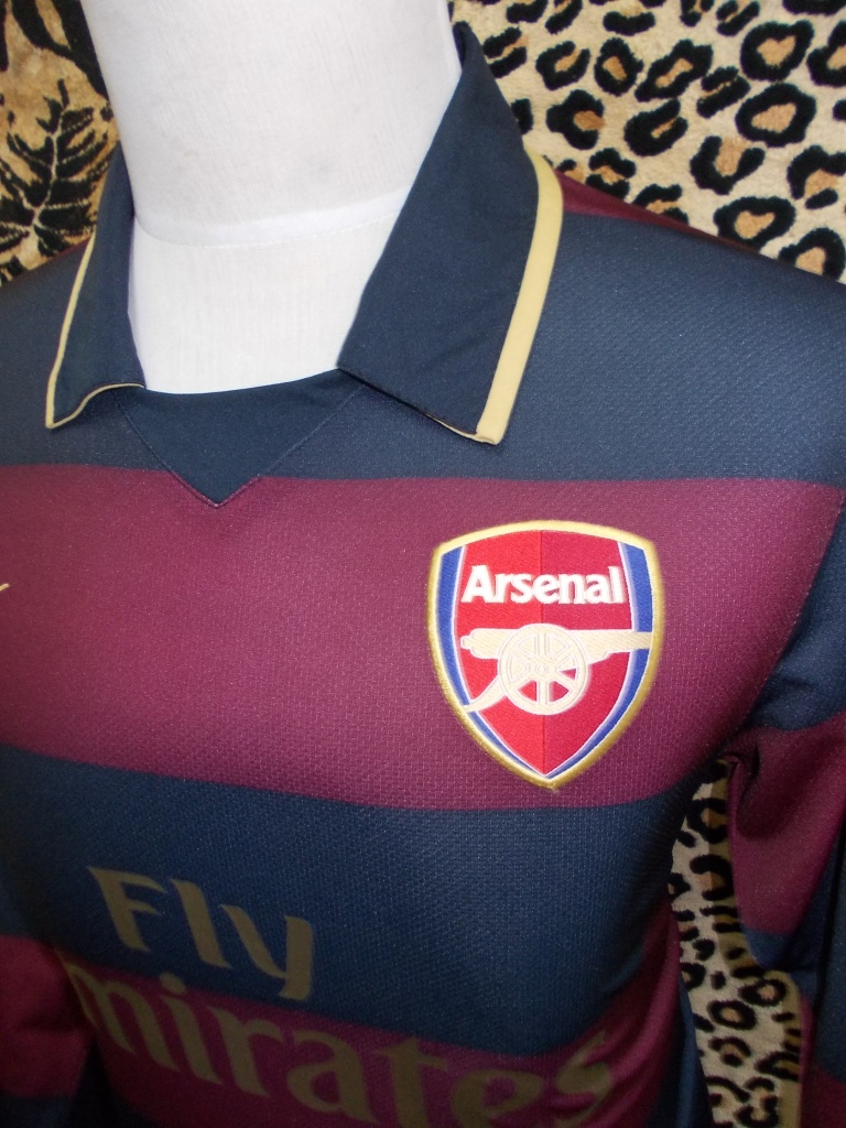 AFBUNDLE CLOTHING @ ASIA GLOBAL BUNDLE: ARSENAL JERSEY RARE ITEM(SOLD)