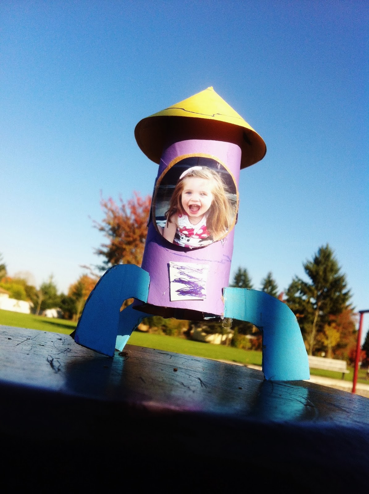 MunchkinTime: Colorful Rocket Craft from Recycle Bin
