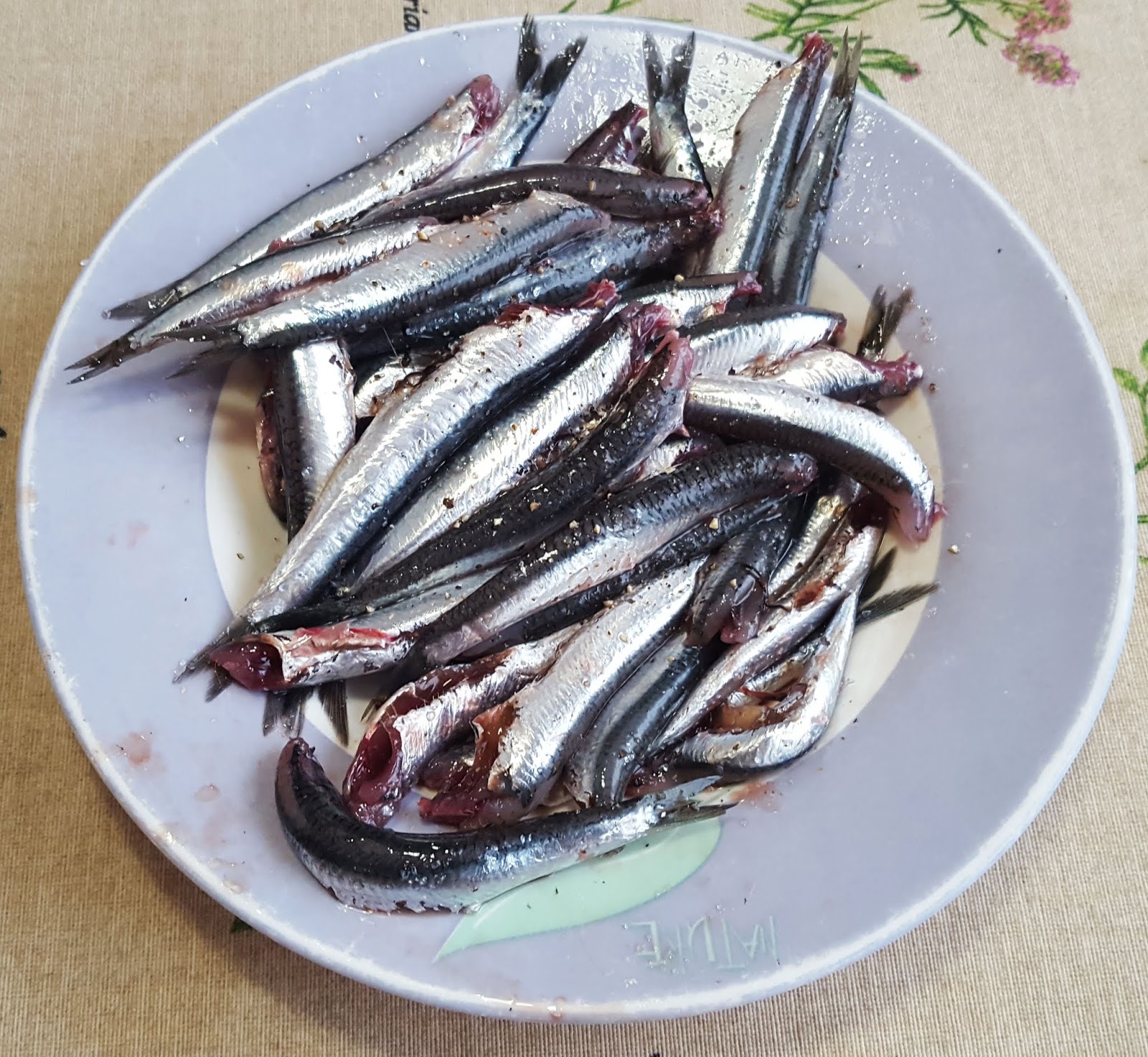 LA COCINA PLURAL: ENSALADA DE ANCHOAS MARINADAS A LA SOJA
