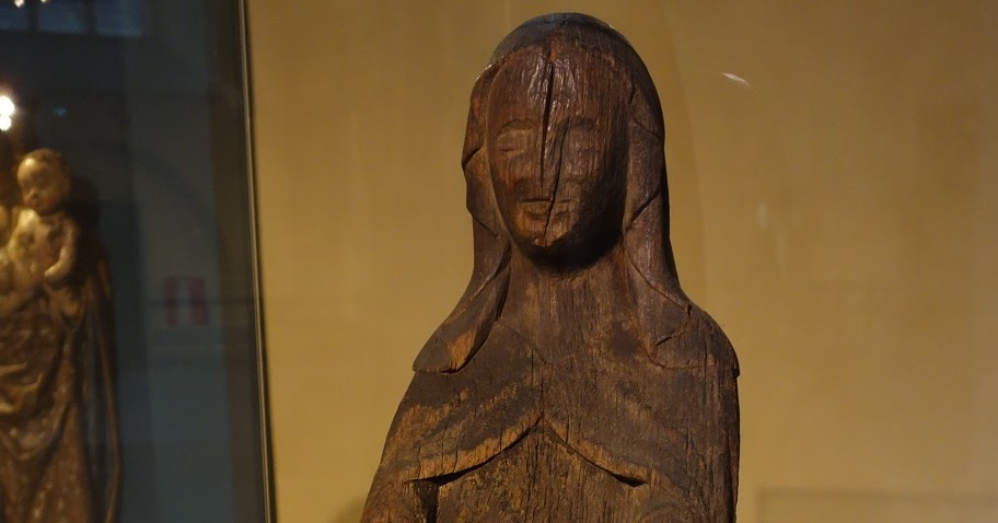 ruhnu päevik: Ruhnu puukiriku skulptuurid