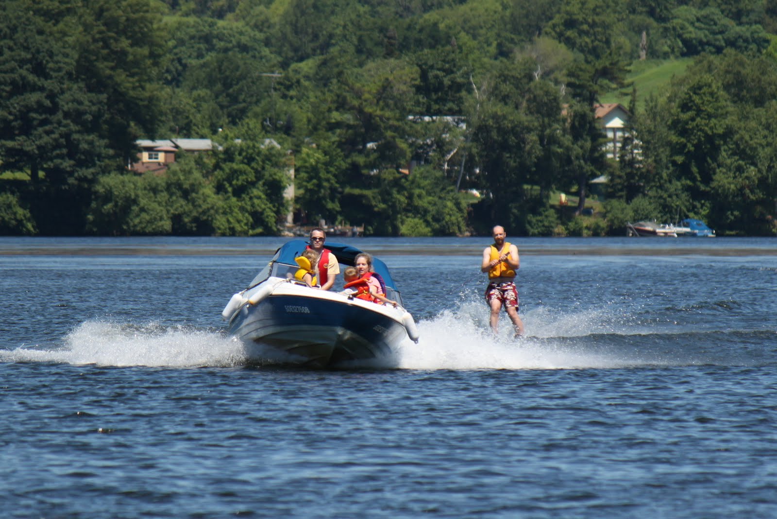 Hodge Podge Lodge: Waterskiing!